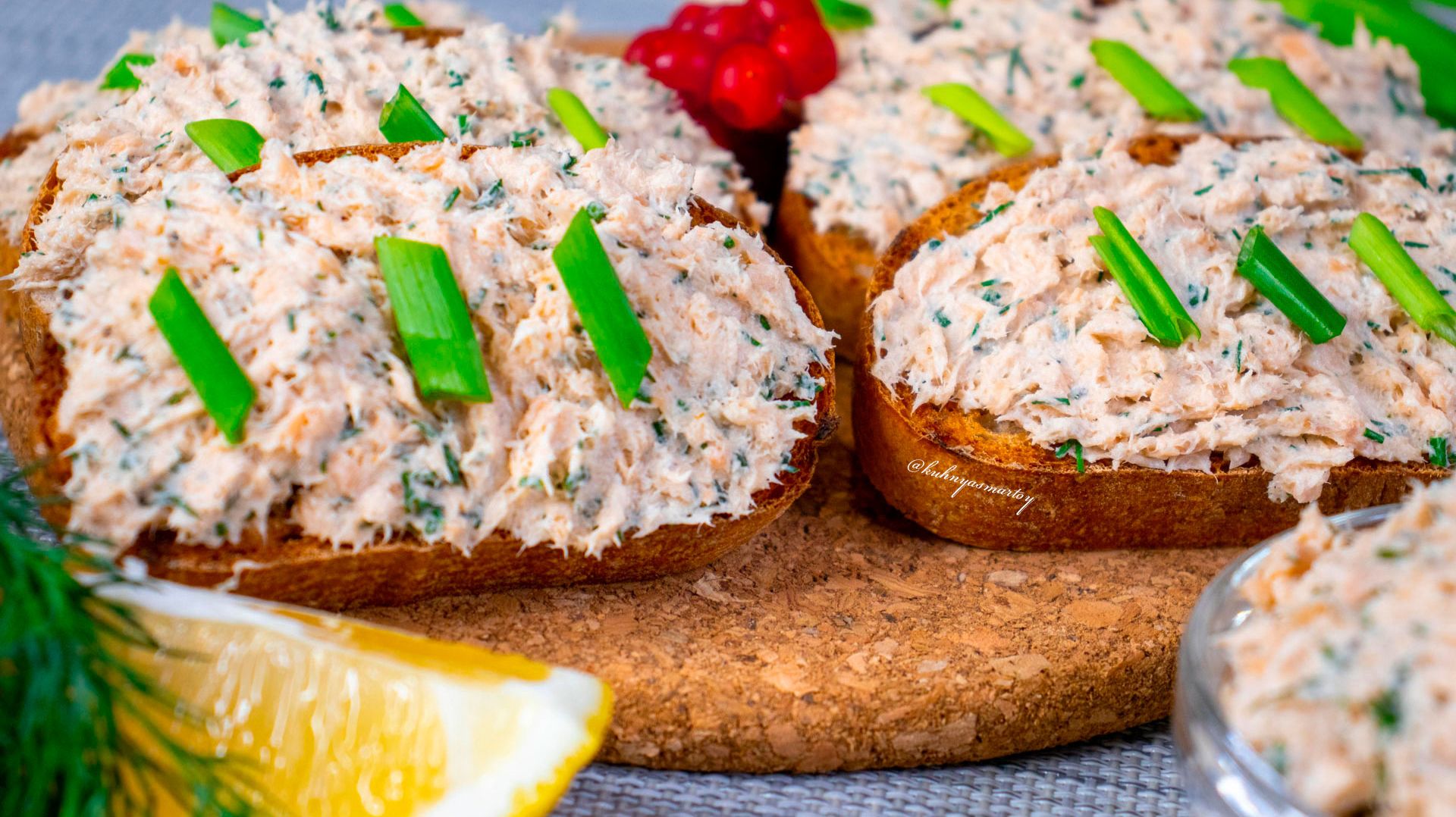 Забудьте о сложных закусках! Вот рецепт идеальной намазки из того, что всегда под рукой!