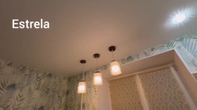 Натяжной потолок в кухню.