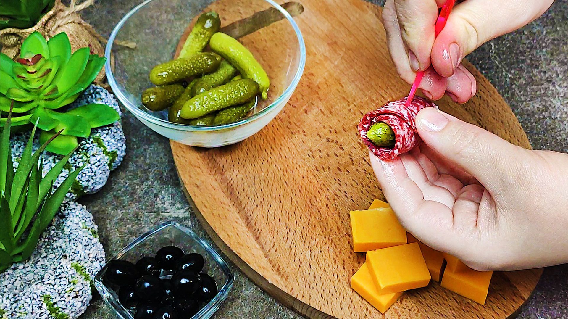 5 праздничных закусок, на новый год: готовятся без лишних движений и на столе смотрятся оригинально