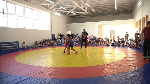 Борьба за 1 место! 41 кг. 2014-2015 г.р. Медведков Максим(Новопокровск)-Арушанян Родион(Новокубанск)