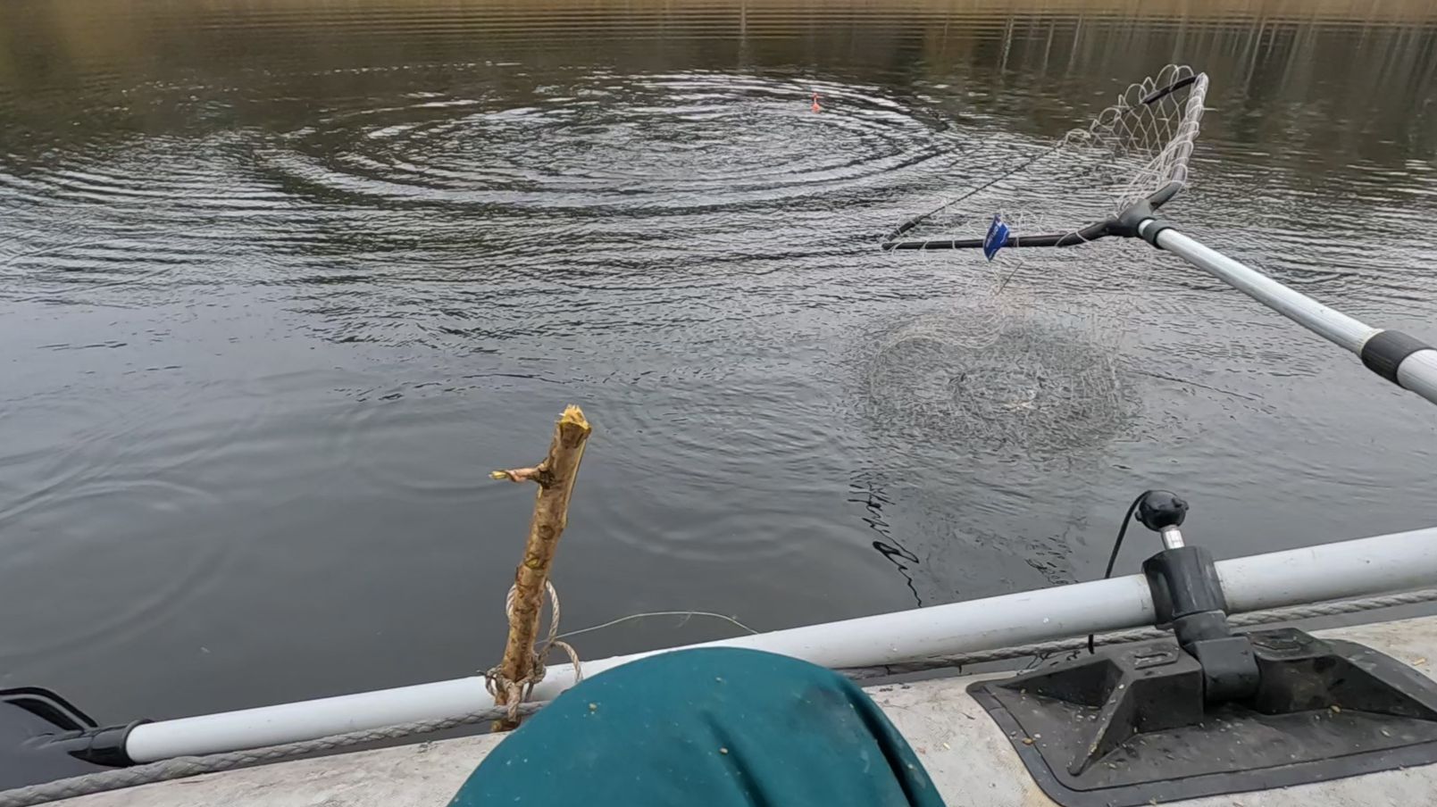 РЫБАЛКА НА ЩУКУ! ПОПЛАВОК ВСЕГДА ВЫРУЧИТ. РЫБАЛКА  НА ЖИВЦА!