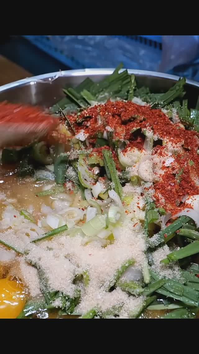 Когда сварганил омлет из всего, что нашел в холодильнике.