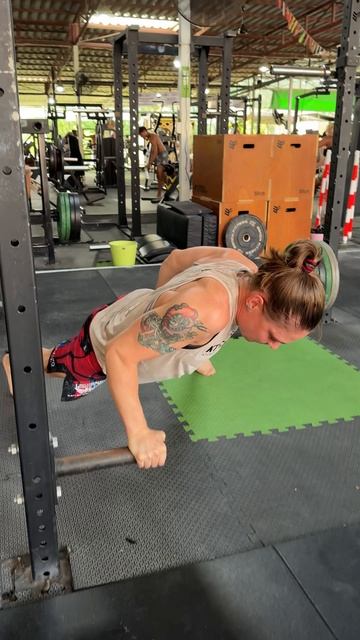 Отжимания на одной руке от опоры