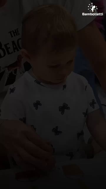 Заметили, как рано дети начинают тянуться к гаджетам?