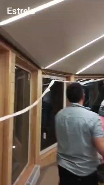 Матовый натяжной потолок для мансарды