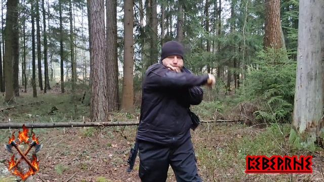 Метание топора🪓🔥  ❄️Северянина❄️🪓👊 музыка: "Северяне-Северная Победа"   автор: ᛕᚴᛟᛊᚳⰓᚺᛋᛕᛜᛒᛋᛕᛜ