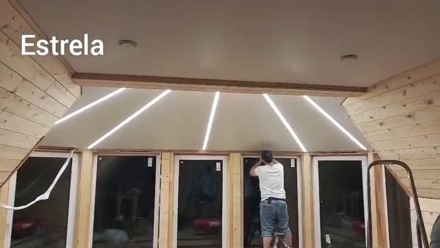 Натяжной потолк в веранду