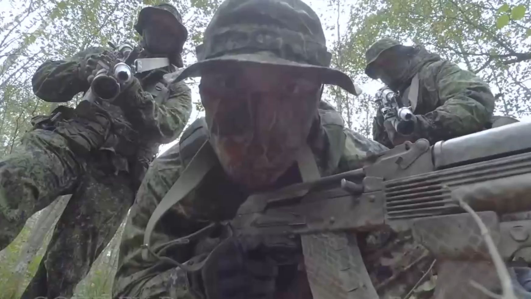 Sam Lee, Daniel Pemberton - The Devil & The Huntsman