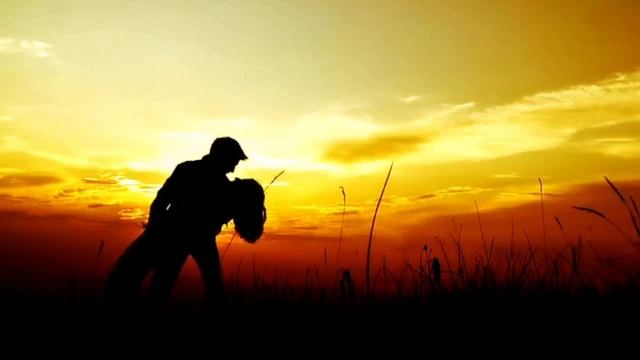 стих "поцелуй" авторское