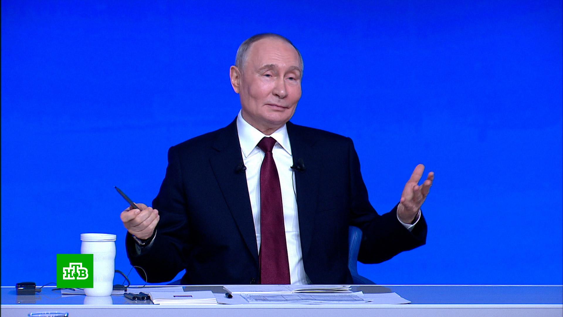 Путин объяснил, почему живет в квартире с ельцинским интерьером