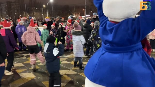 🎄«У ёлки новогодней»: в парке «Центральный» прошла развлекательно-игровая программа