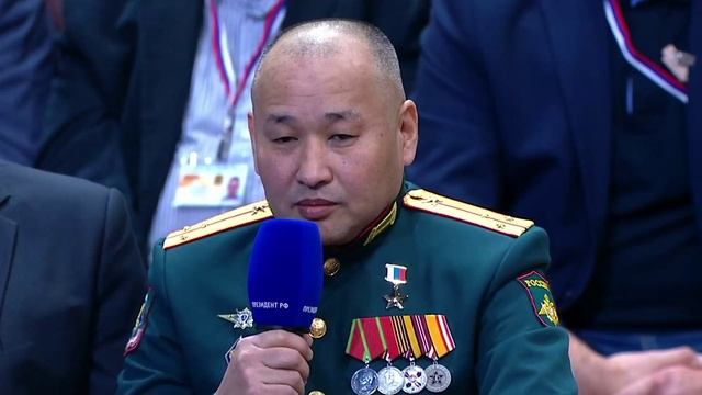 Самым сложным было зайти в Северск - Очир-Горяев на прямой линии с Владимиром Путиным