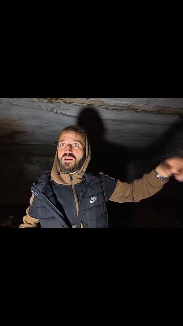 Нашли Секретный Бункер под Заброшенным Домом