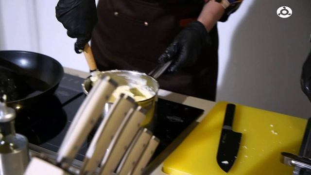 Звёздное меню. Гость программы Амир Пугоев, готовим "Куриные котлеты с пюре".