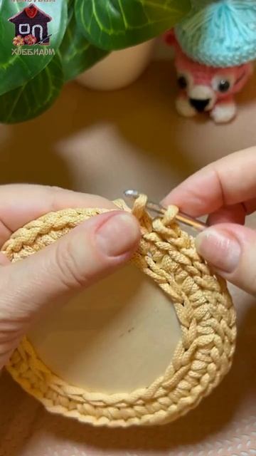 Донышко обвяжу и корзинку вязать начну