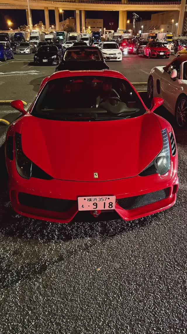 FERRARI 458: последний атмосферный зверь на легендарной парковке Daikoku в Токио