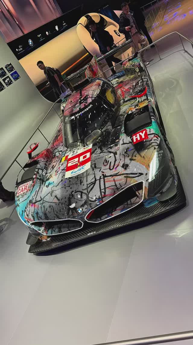 BMW M HYBRID V8 ART CAR — когда автоспорт становится искусством