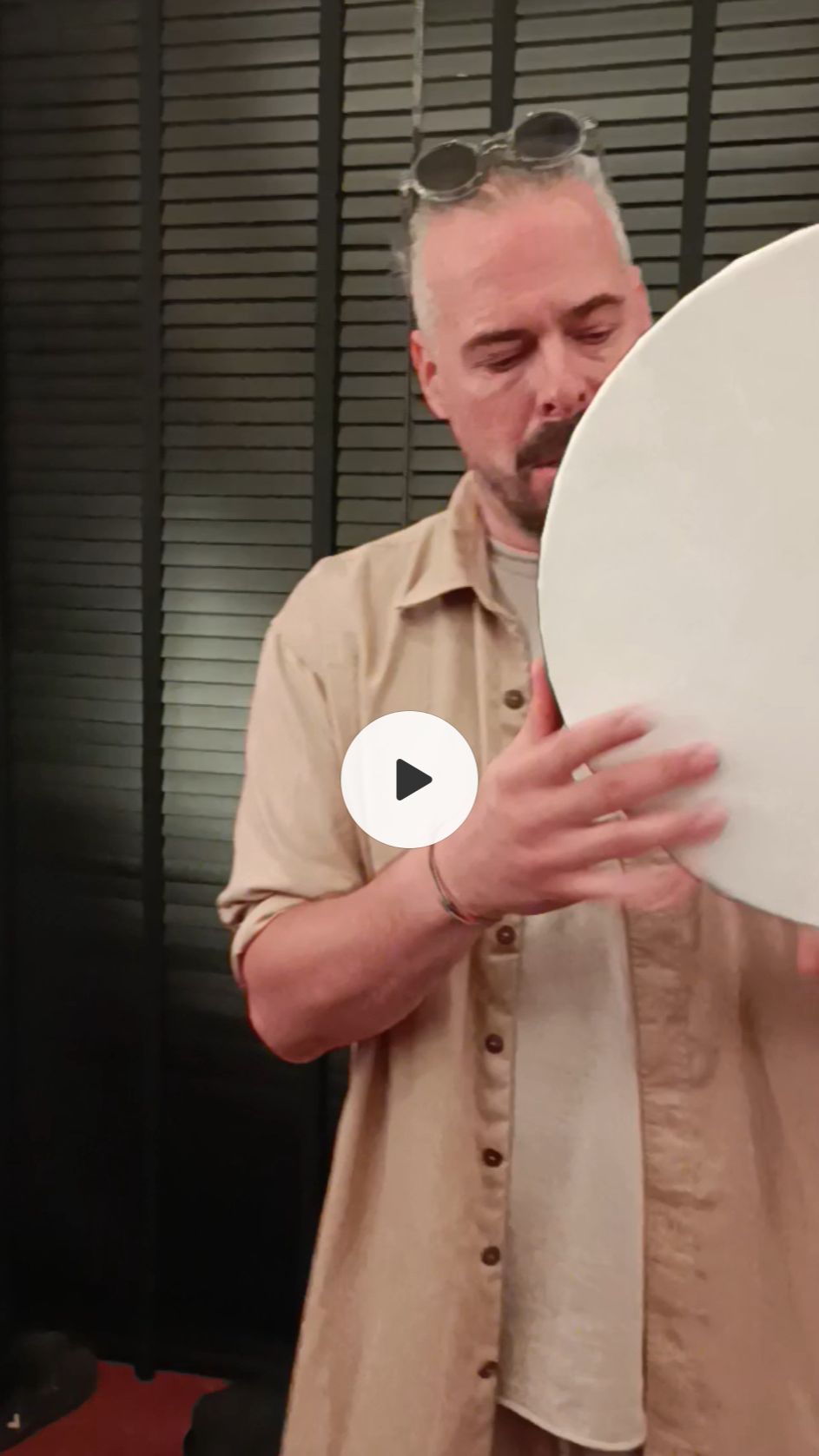 Андрей Танзю тестирует Рамочный барабан 16" от Amrita Sadhu.