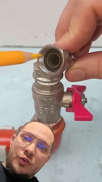 Уплотнение гибкой подводки #труба #сантехника #ремонт