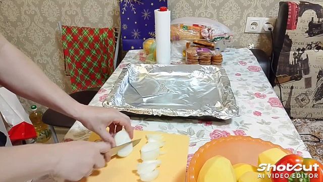 Курица с картофелем в духовке! Простой, но очень вкусный рецепт!