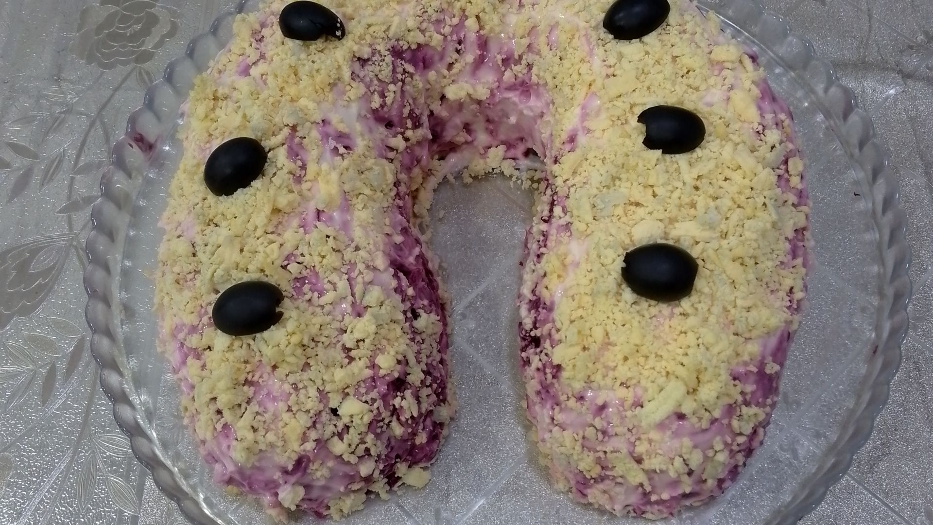 Рецепт салата, оформление подкова