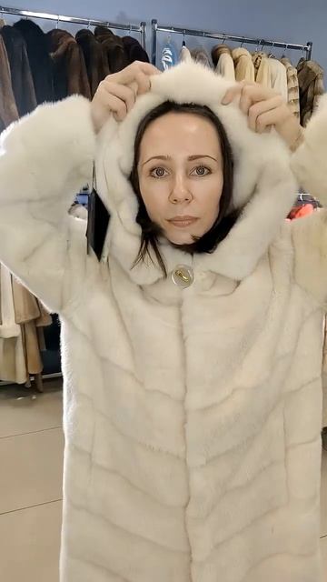 Обзор новой шубки  #мода #модныепоказы #fashion #стиль #зима