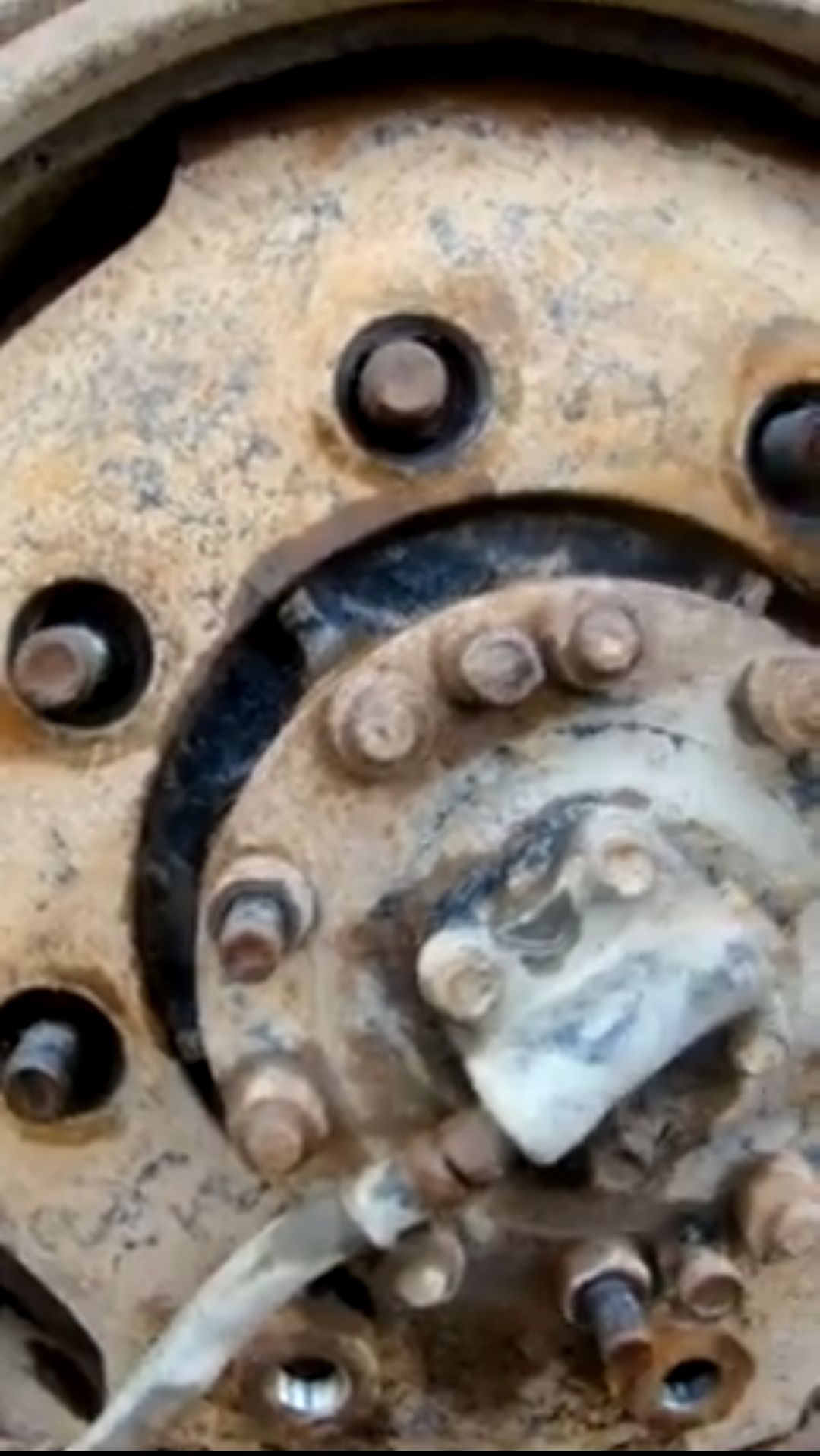 ‼️Важные правила снятия колес ЗИЛ-131 и любого другого грузовика. ПОЛНОЕ видео см. ЗДЕСЬ ⬇️