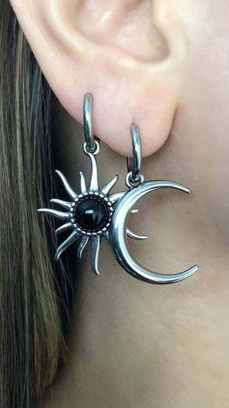 Асимметричные серьги-кольца "Небесные знаки" от StarfallShop