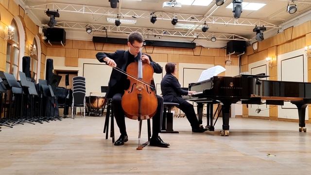 Классический виолончельный концерт в Институте музыки имени Шнитке