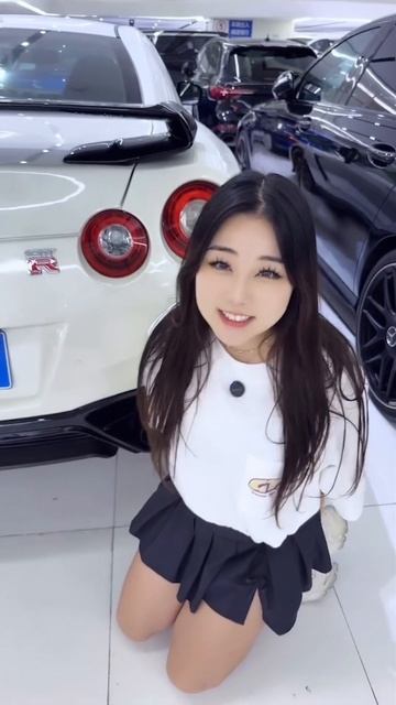 Cute GTR girl | Nissan GT-R #nissan #nissangtr #приколы #рекомендации #trending #trend #fun #shorts