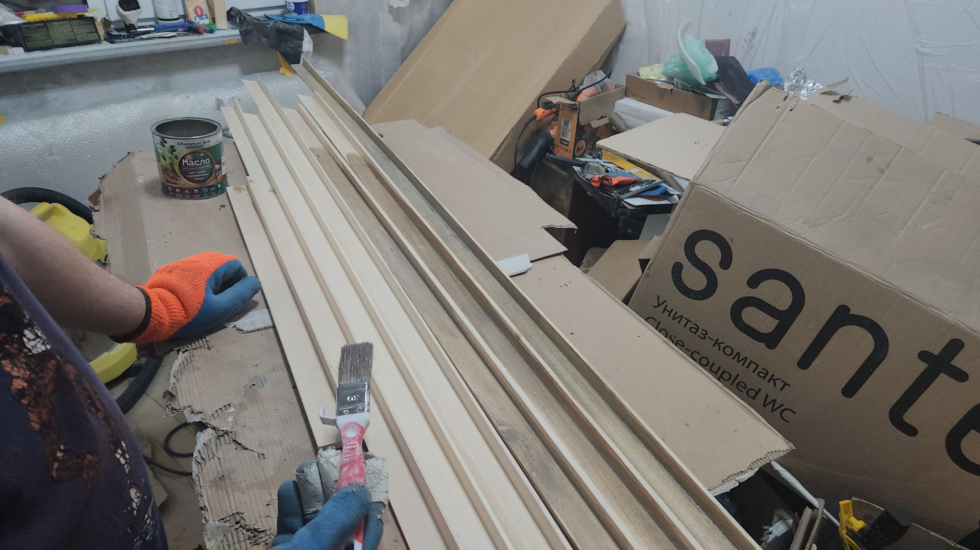 Хитрости при покраске деревянных уголков откосов 🪵🪟 🎨🖌