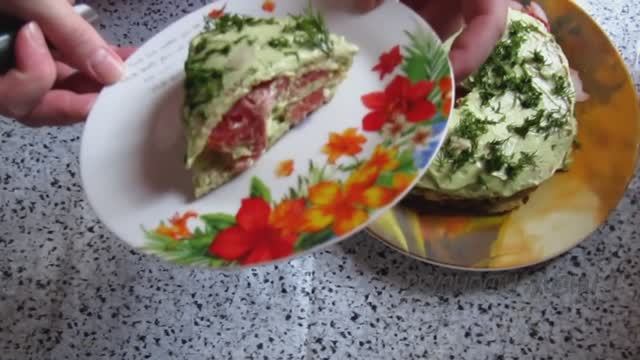 Торт закусочный из кабачка с кремом из авокадо и семгой