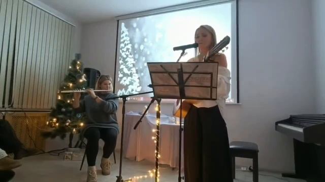 Поет Елизавета Лапа