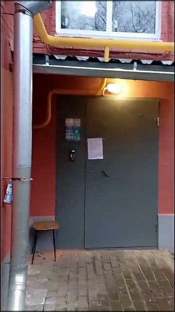 Обновлённый дом встречает осень.