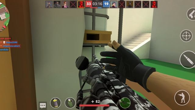 Играю в роли снайпера в POLYWAR.