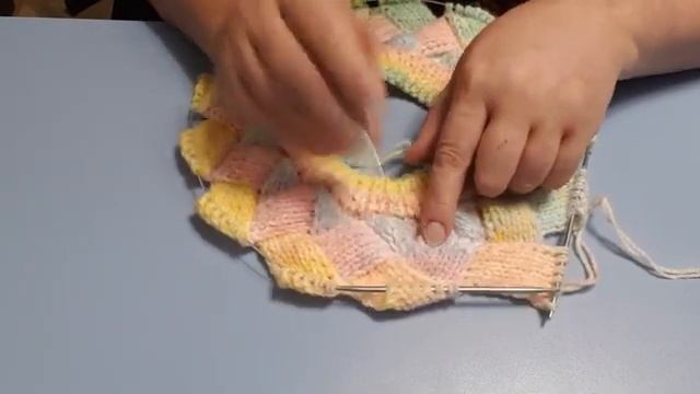 Вязание шапочки. Техника энтерлак.