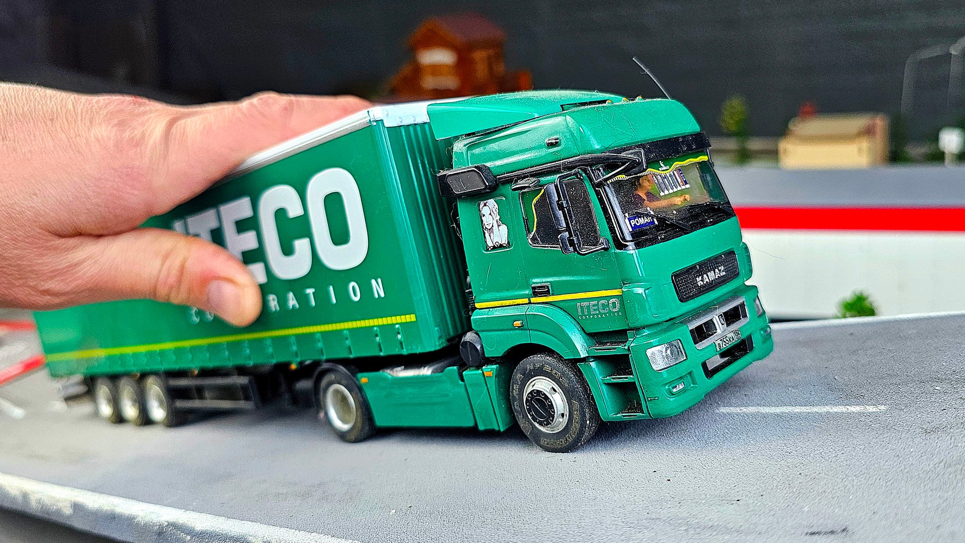 Машины едут в гору! Кто заедет? Про машинки