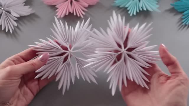 Красивая снежинка на ёлку 2026