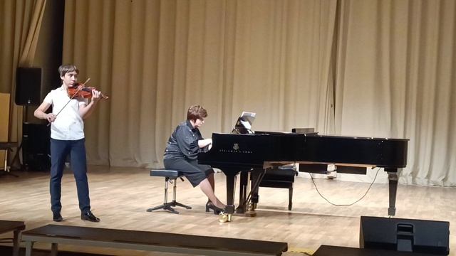 И. С. Бах Концерт №1 ля минор BWV 1041 1 часть.mp4