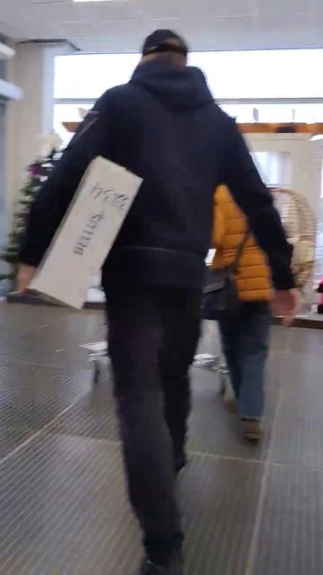 Приближаются праздники.