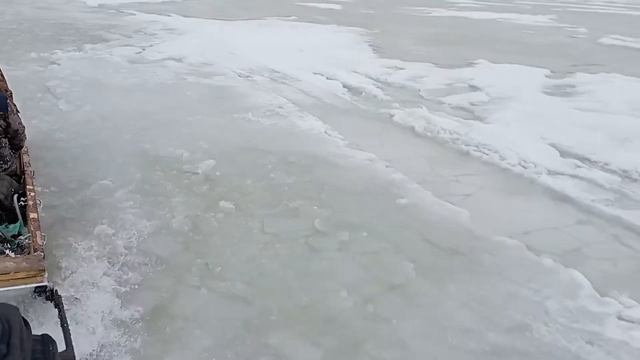 снегоход Стелс Викинг наледь озеро