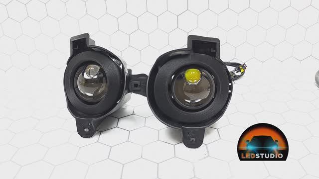 Toyota Hilux 2012 год фары противотуманные светодиодные