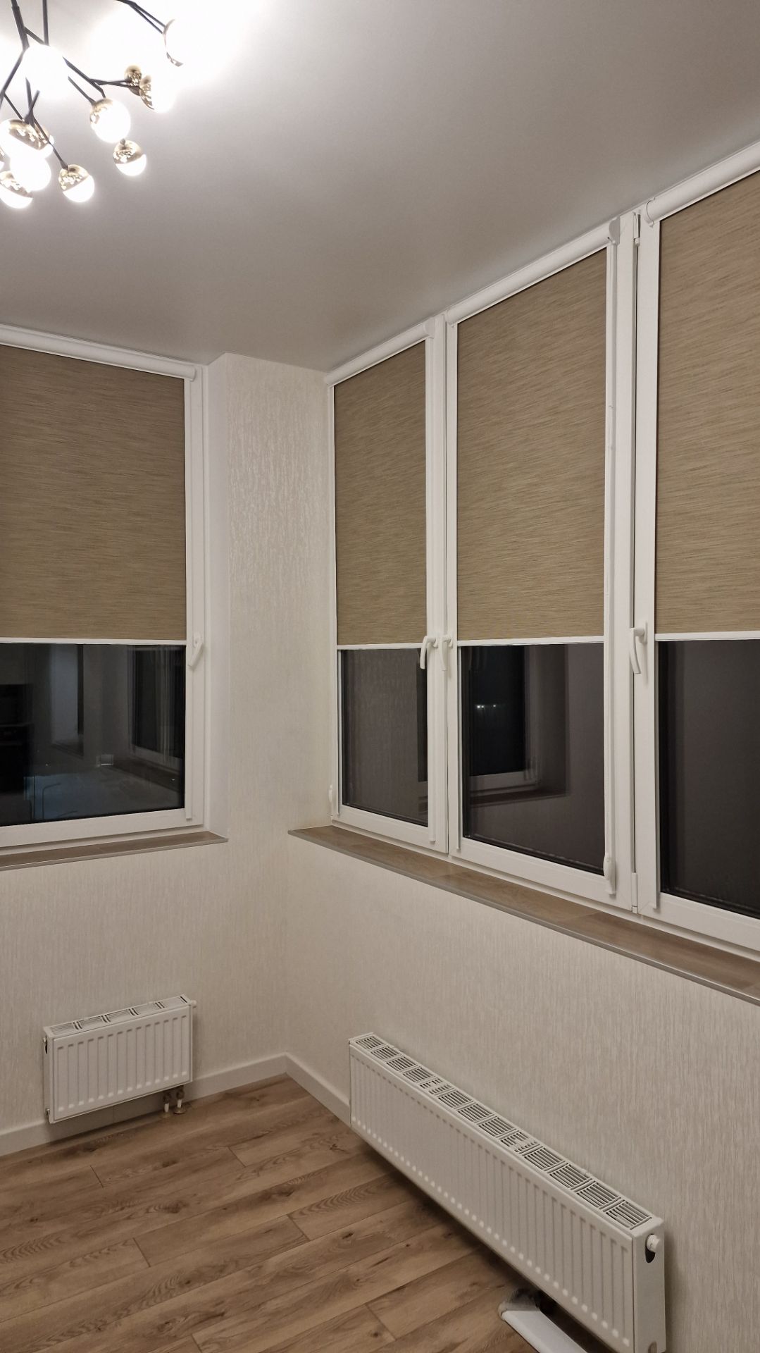 Кассетные рулонные шторки уни2. Ткань Корсо темно-бежевый.