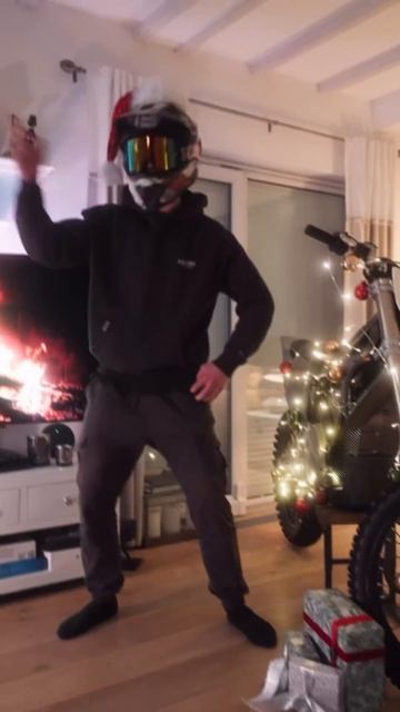 А у Вас уже новогоднее настроение ? - Are you already in the New Year's mood?