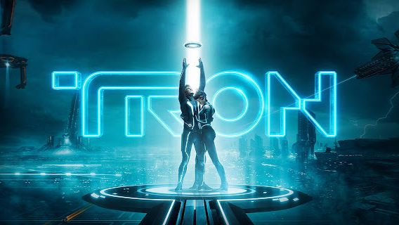 Дорога в Лукоморье: вокруг полная темень, только лампочки мигают на панели управления да музыка поет