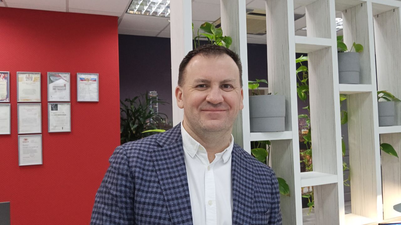 Илья Марков: "В новогодние праздники прохожие часто спрашивают, где Ледовый городок?"