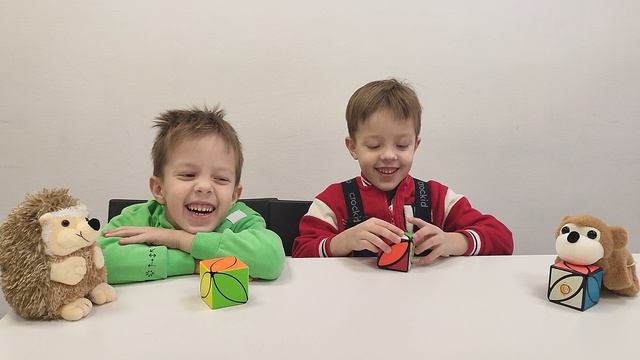 🎄 «Привет, Собирайка!» говорят близнецы и собирают айви кубы! 🧩