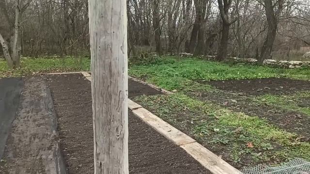 1-3 декабря 2025г.Начала загораживать огород. Разобрала стенку в пристройке. Домашние дела. .mp4
