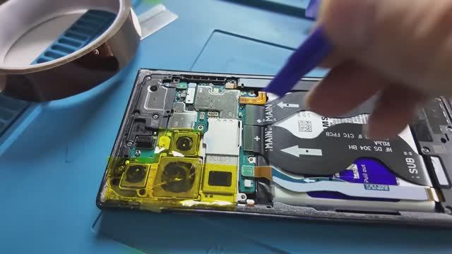 Полоса на экране Samsung Ultra: Попытка ремонта обернулась фиаско. Вот это облом!