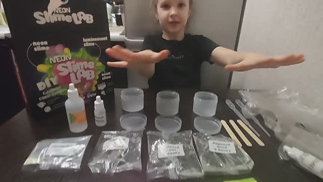 Неоновый слайм или Эвелина юный химик